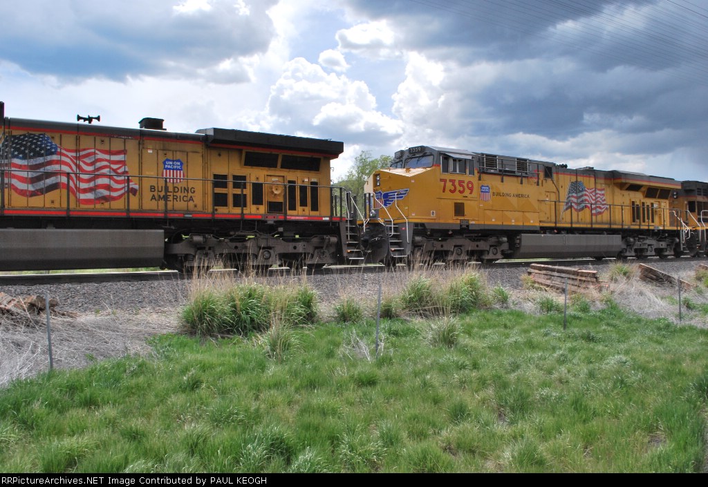 UP 7359 2nd unit on a Eastbound Z close up as she passes me by.